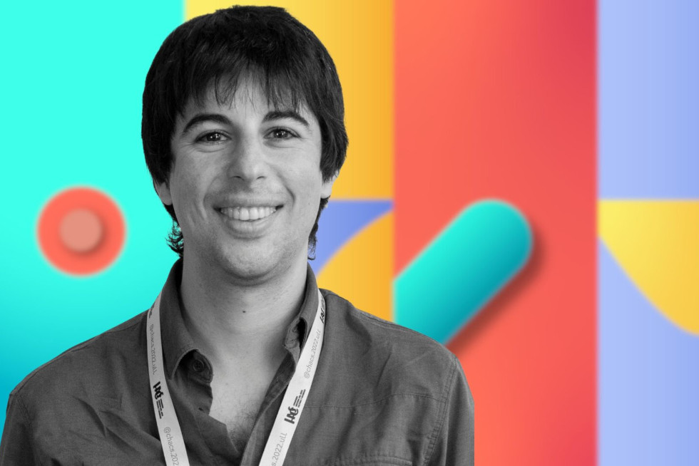 Julio Gracia habla sobre deseo, sensualidad y lujuria en la cultura del cómic 'Hombre con barba ...